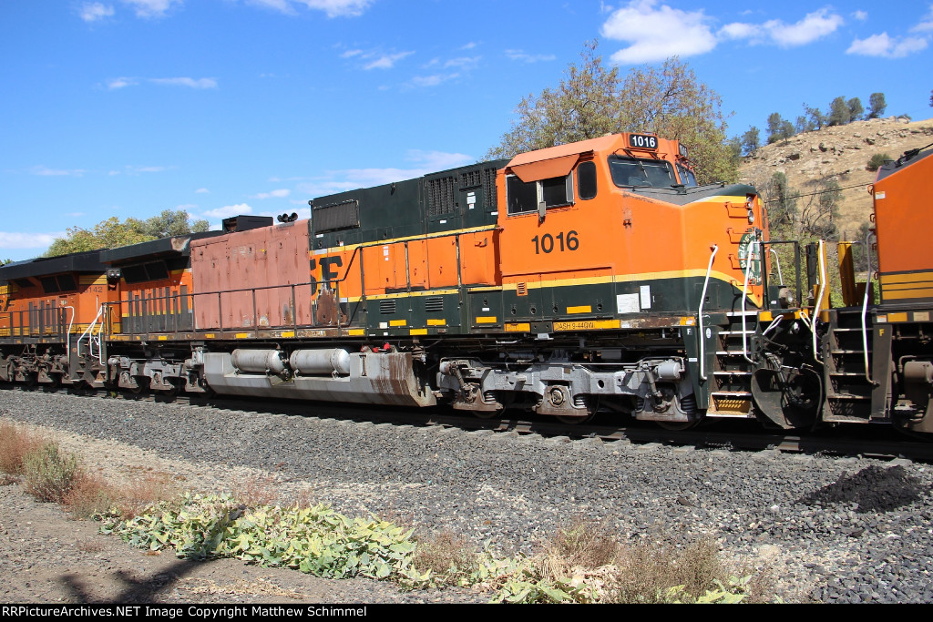 BNSF 1016